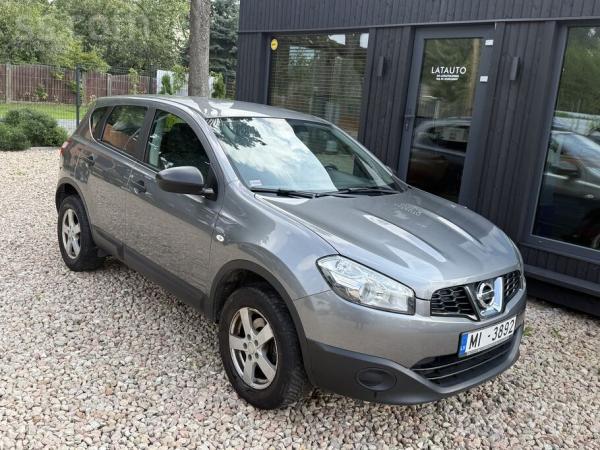 Grey Nissan Qashqai 2013 in Riga, with an engine capacity of 1.60 L and mileage of 176 thousand km for 5500 €, photo 2 on AUTOMOTO.COM.LV