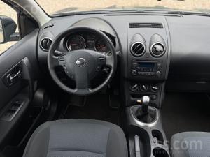 Grey Nissan Qashqai 2013 in Riga, with an engine capacity of 1.60 L and mileage of 176 thousand km for 5500 €, photo 9 on AUTOMOTO.COM.LV