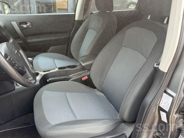 Grey Nissan Qashqai 2013 in Riga, with an engine capacity of 1.60 L and mileage of 176 thousand km for 5500 €, photo 10 on AUTOMOTO.COM.LV