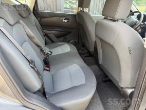 Grey Nissan Qashqai 2013 in Riga, with an engine capacity of 1.60 L and mileage of 176 thousand km for 5500 €, photo 14 on AUTOMOTO.COM.LV
