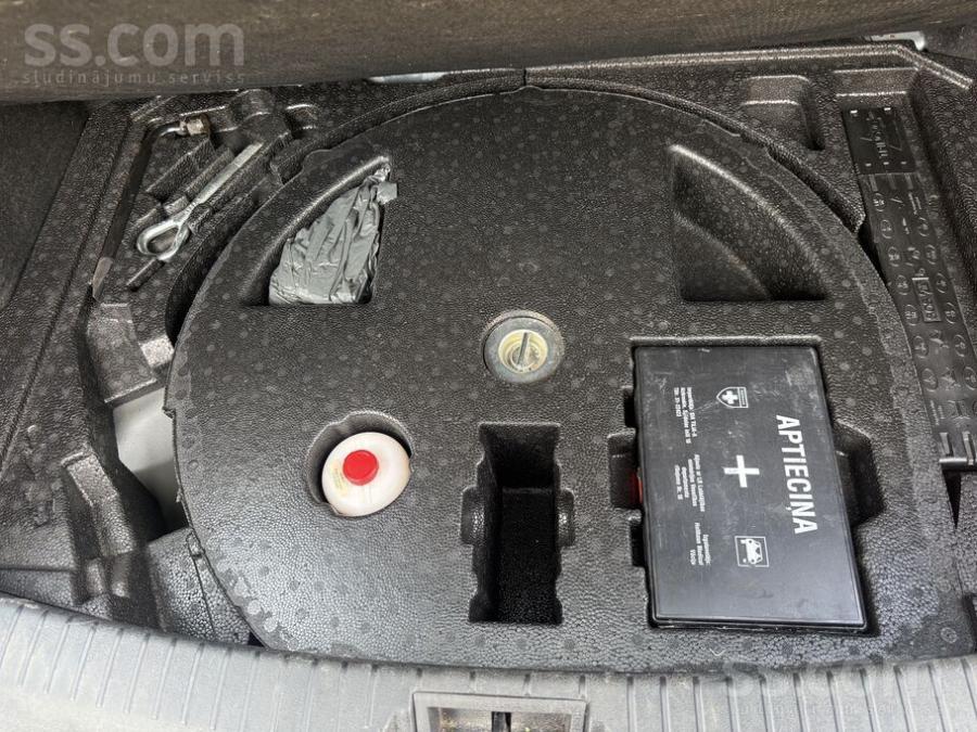 Grey Nissan Qashqai 2013 in Riga, with an engine capacity of 1.60 L and mileage of 176 thousand km for 5500 €, photo 19 on AUTOMOTO.COM.LV