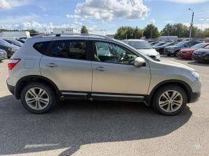 Grey Nissan Qashqai 2013 in Marijampole, with an engine capacity of 1.60 L and mileage of 323 thousand km for 3650 €, photo 4 on AUTOMOTO.COM.LV