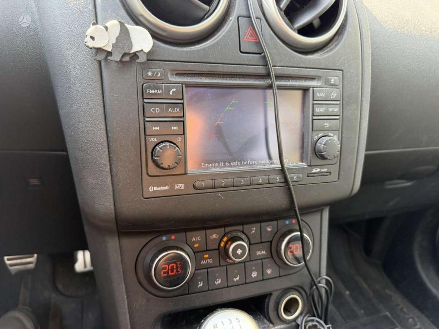 Grey Nissan Qashqai 2013 in Marijampole, with an engine capacity of 1.60 L and mileage of 323 thousand km for 3650 €, photo 14 on AUTOMOTO.COM.LV