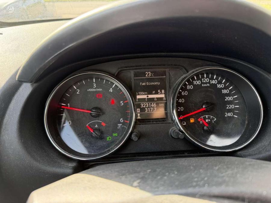 Grey Nissan Qashqai 2013 in Marijampole, with an engine capacity of 1.60 L and mileage of 323 thousand km for 3650 €, photo 15 on AUTOMOTO.COM.LV