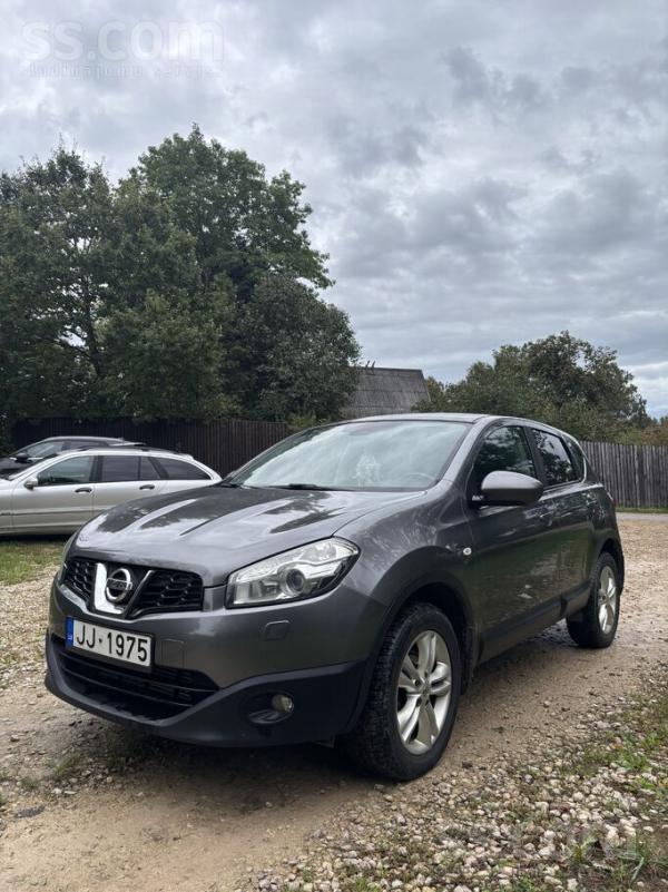 Nissan Qashqai 2013 Rīga vietnē Pelēks Nissan Qashqai 2013 Rīga, ar dzinēja tilpumu 1.60 L un nobraukumu 274 tūkst. km par 3500 €, foto 4 vietnē AUTOMOTO.COM.LV