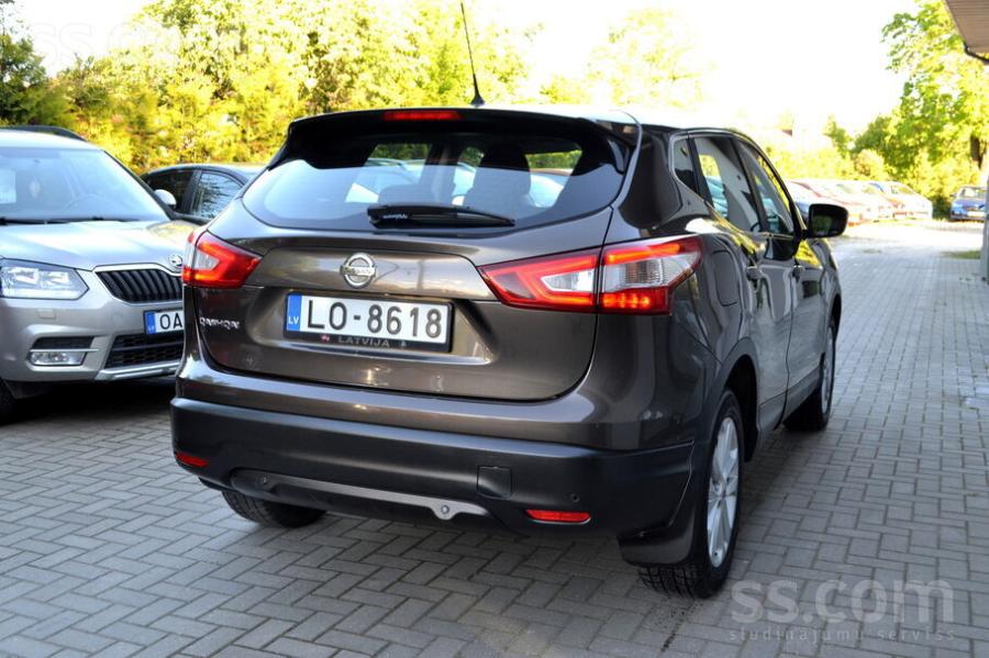 Grey Nissan Qashqai 2014 in Riga, with an engine capacity of 1.20 L and mileage of 187 thousand km for 6600 €, photo 3 on AUTOMOTO.COM.LV