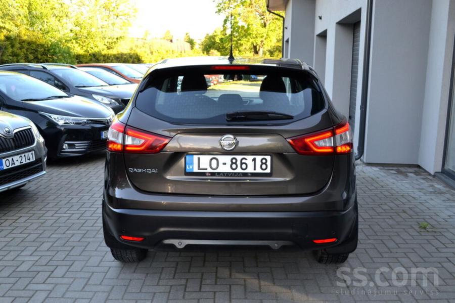 Grey Nissan Qashqai 2014 in Riga, with an engine capacity of 1.20 L and mileage of 187 thousand km for 6600 €, photo 5 on AUTOMOTO.COM.LV