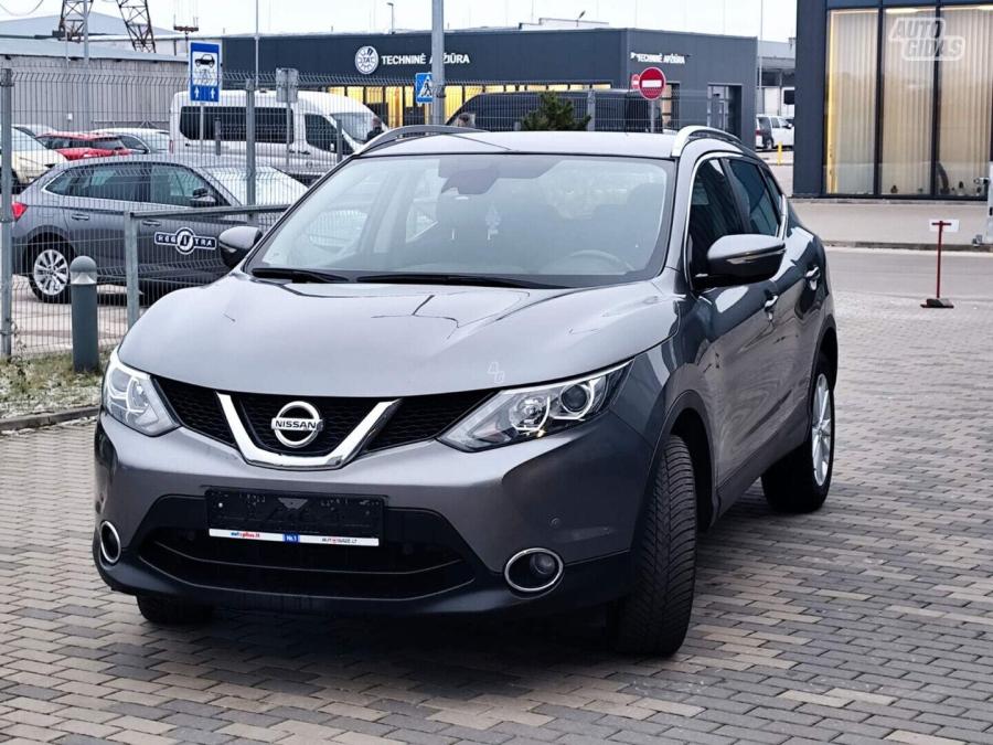 Grey Nissan Qashqai 2014 in Siauliai, with an engine capacity of 1.50 L and mileage of 140 thousand km for 8600 €, photo 1 on AUTOMOTO.COM.LV