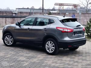 Grey Nissan Qashqai 2014 in Siauliai, with an engine capacity of 1.50 L and mileage of 140 thousand km for 8600 €, photo 6 on AUTOMOTO.COM.LV