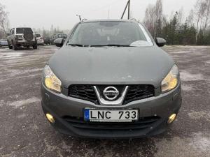 Pelēks Nissan Qashqai 2014 Plungė, ar dzinēja tilpumu 2.00 L un nobraukumu 180 tūkst. km par 8400 €, foto 2 vietnē AUTOMOTO.COM.LV