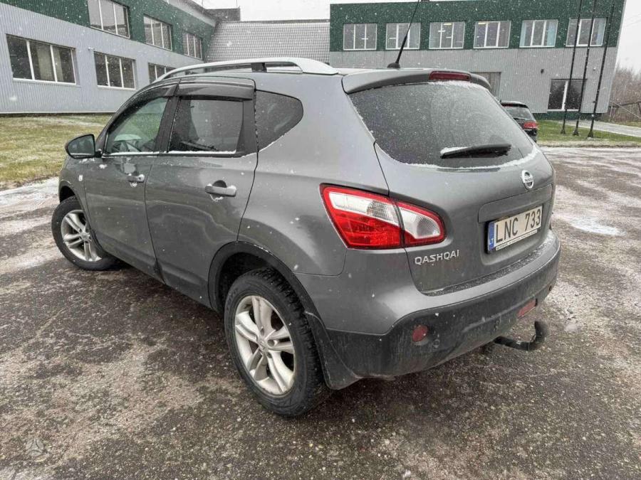 Pelēks Nissan Qashqai 2014 Plungė, ar dzinēja tilpumu 2.00 L un nobraukumu 180 tūkst. km par 8400 €, foto 5 vietnē AUTOMOTO.COM.LV