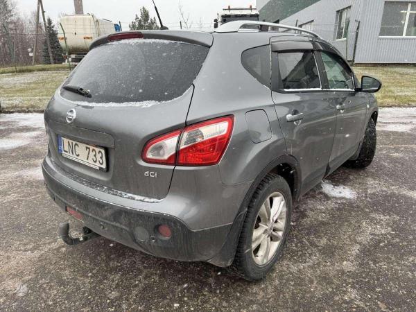 Pelēks Nissan Qashqai 2014 Plungė, ar dzinēja tilpumu 2.00 L un nobraukumu 180 tūkst. km par 8400 €, foto 7 vietnē AUTOMOTO.COM.LV