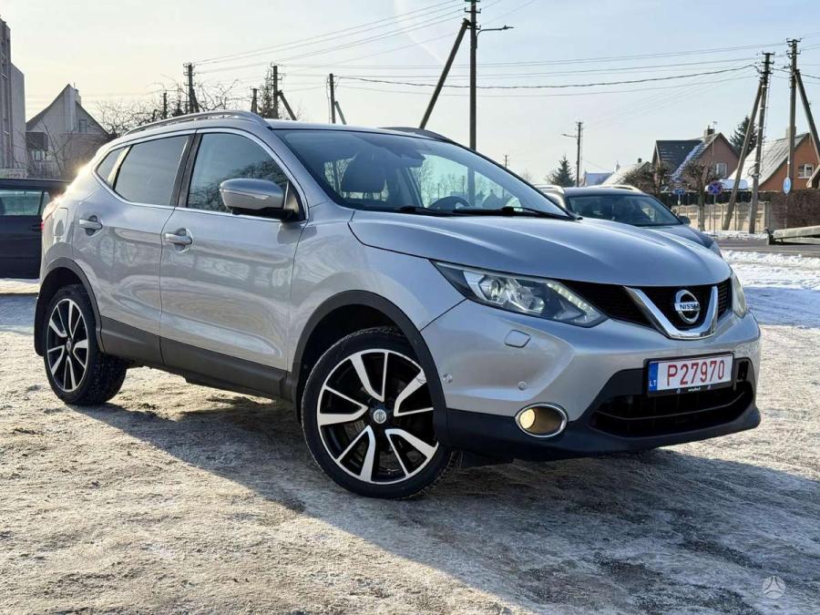 Grey Nissan Qashqai 2014 in Marijampole, with an engine capacity of 1.46 L and mileage of 274 thousand km for 7800 €, photo 2 on AUTOMOTO.COM.LV