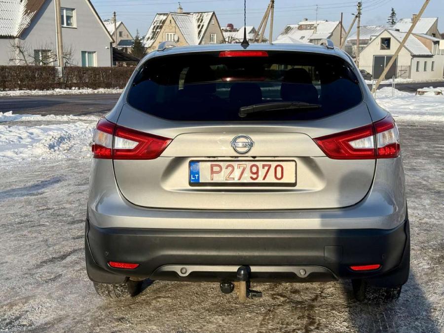 Grey Nissan Qashqai 2014 in Marijampole, with an engine capacity of 1.46 L and mileage of 274 thousand km for 7800 €, photo 5 on AUTOMOTO.COM.LV