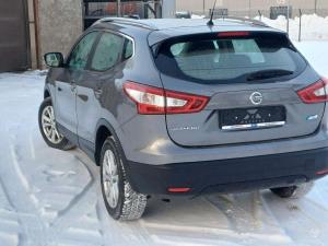 Grey Nissan Qashqai 2014 in Siauliai, with an engine capacity of 1.50 L and mileage of 140 thousand km for 8600 €, photo 9 on AUTOMOTO.COM.LV