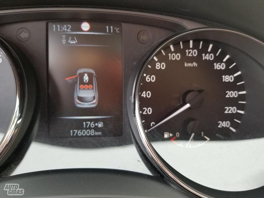 Grey Nissan Qashqai 2014 in Kaunas, with an engine capacity of 1.20 L and mileage of 176 thousand km for 7999 €, photo 15 on AUTOMOTO.COM.LV