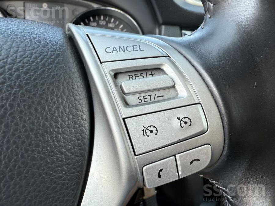 Grey Nissan Qashqai 2014 in Riga, with an engine capacity of 1.50 L and mileage of 257 thousand km for 6999 €, photo 9 on AUTOMOTO.COM.LV