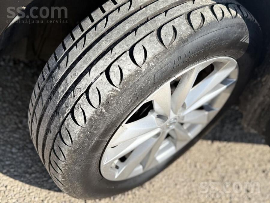 Grey Nissan Qashqai 2014 in Riga, with an engine capacity of 1.50 L and mileage of 257 thousand km for 6999 €, photo 13 on AUTOMOTO.COM.LV
