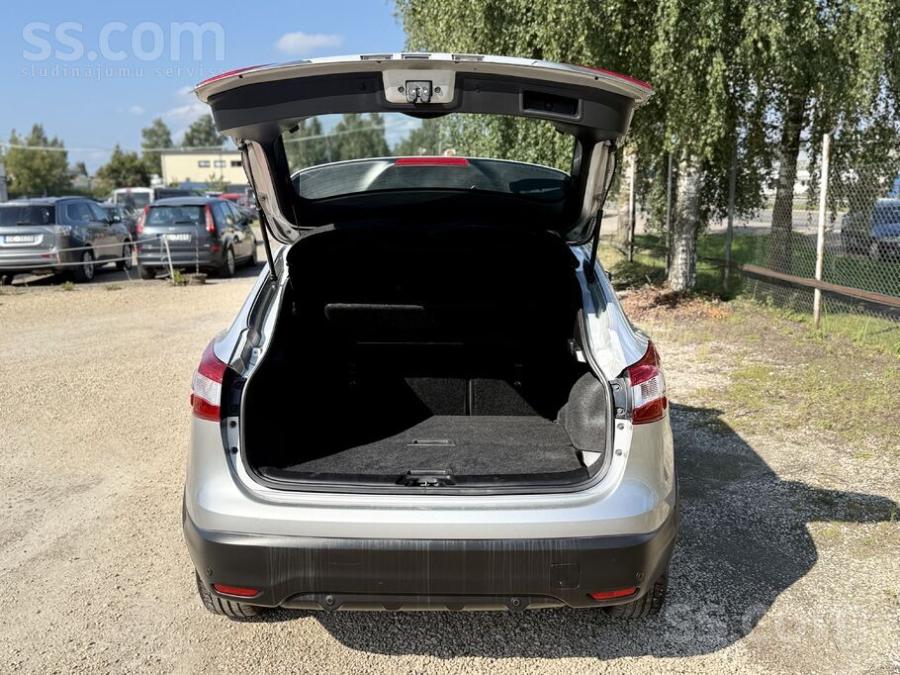 Grey Nissan Qashqai 2014 in Riga, with an engine capacity of 1.50 L and mileage of 257 thousand km for 6999 €, photo 23 on AUTOMOTO.COM.LV