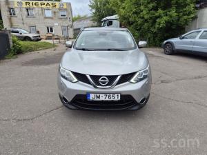Grey Nissan Qashqai 2014 in Riga, with an engine capacity of 1.50 L and mileage of 222 thousand km for 7590 €, photo 4 on AUTOMOTO.COM.LV