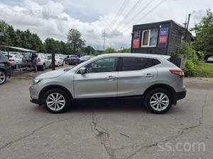 Grey Nissan Qashqai 2014 in Riga, with an engine capacity of 1.50 L and mileage of 222 thousand km for 7590 €, photo 6 on AUTOMOTO.COM.LV