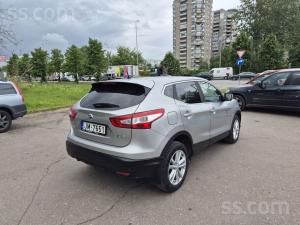 Grey Nissan Qashqai 2014 in Riga, with an engine capacity of 1.50 L and mileage of 222 thousand km for 7590 €, photo 7 on AUTOMOTO.COM.LV