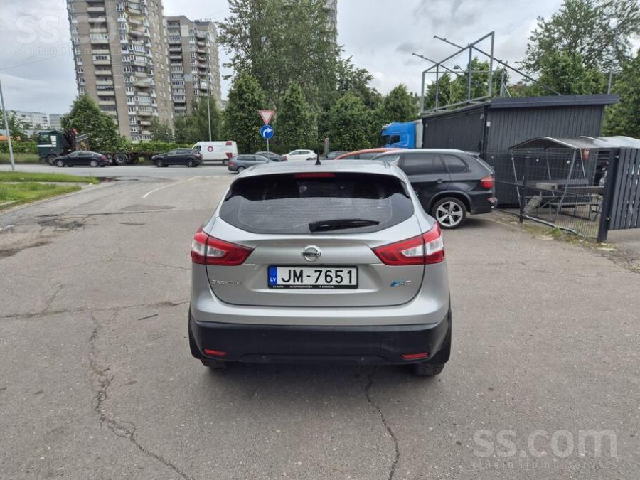Grey Nissan Qashqai 2014 in Riga, with an engine capacity of 1.50 L and mileage of 222 thousand km for 7590 €, photo 8 on AUTOMOTO.COM.LV