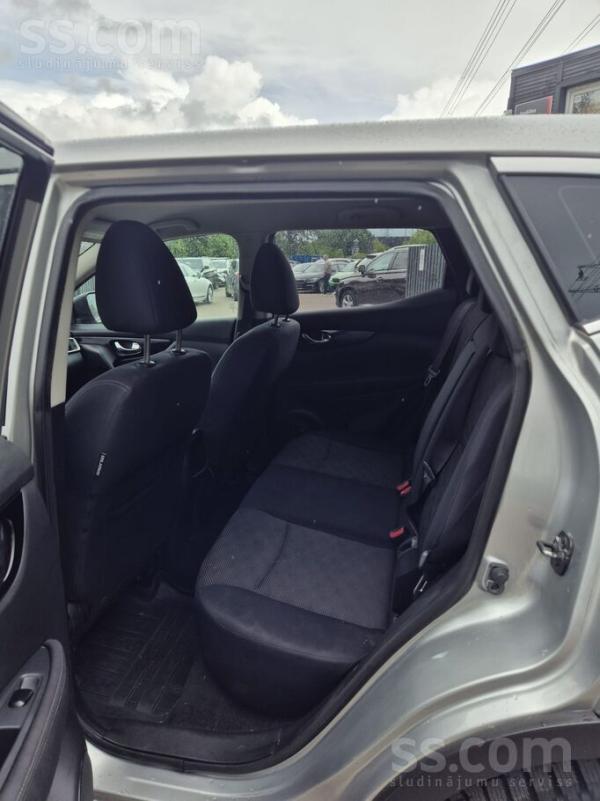 Grey Nissan Qashqai 2014 in Riga, with an engine capacity of 1.50 L and mileage of 222 thousand km for 7590 €, photo 10 on AUTOMOTO.COM.LV