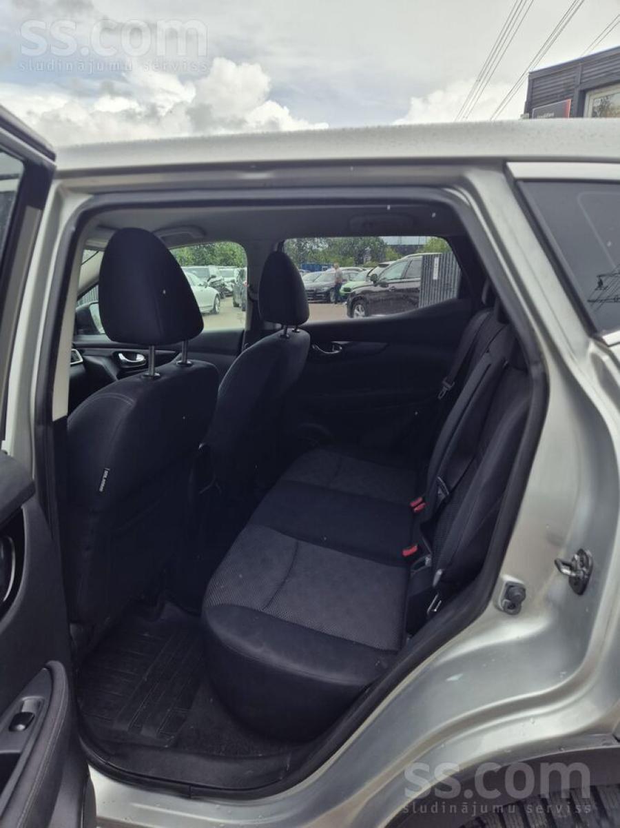 Grey Nissan Qashqai 2014 in Riga, with an engine capacity of 1.50 L and mileage of 222 thousand km for 7590 €, photo 11 on AUTOMOTO.COM.LV