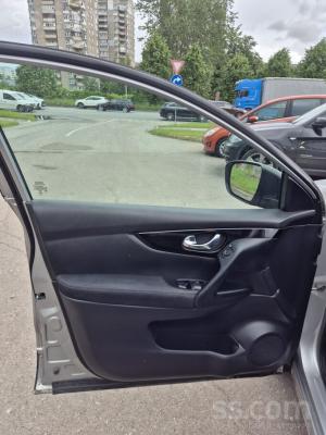 Grey Nissan Qashqai 2014 in Riga, with an engine capacity of 1.50 L and mileage of 222 thousand km for 7590 €, photo 14 on AUTOMOTO.COM.LV