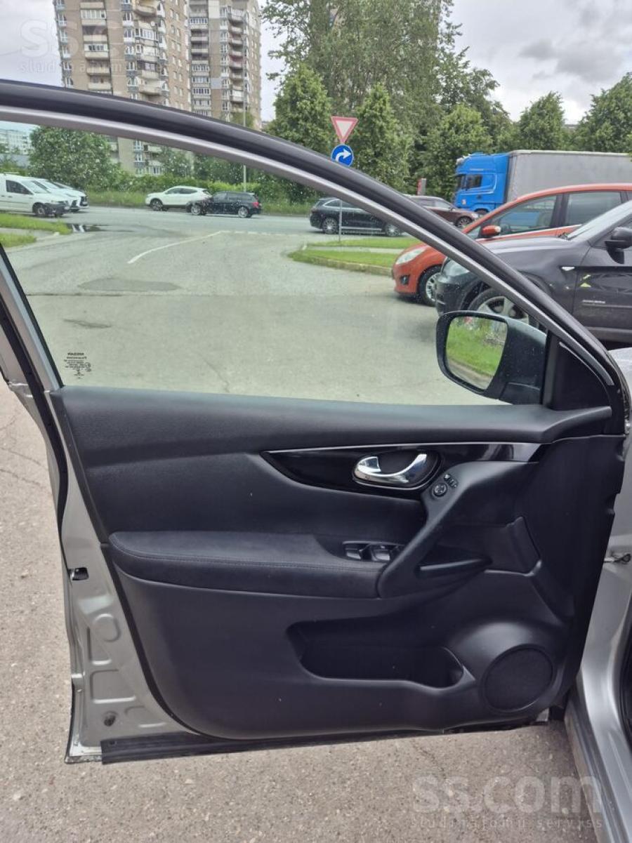 Grey Nissan Qashqai 2014 in Riga, with an engine capacity of 1.50 L and mileage of 222 thousand km for 7590 €, photo 14 on AUTOMOTO.COM.LV