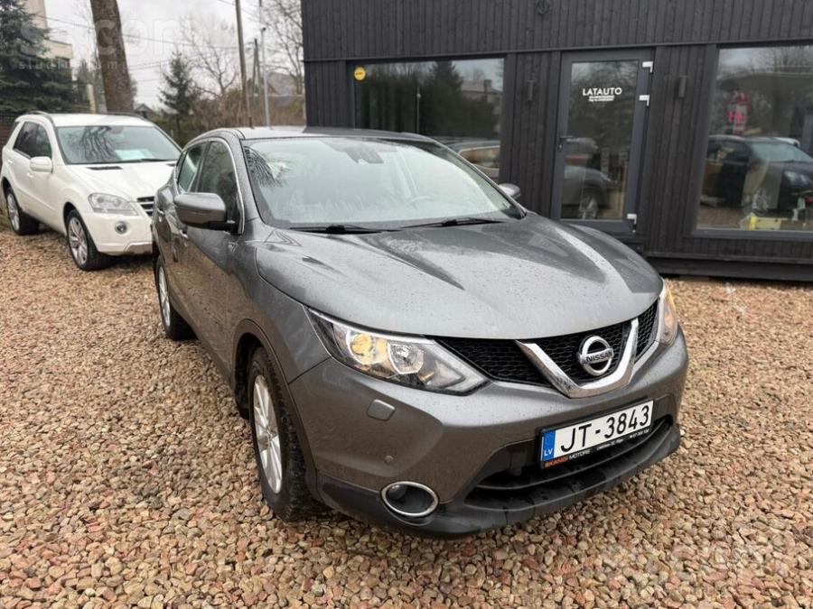 Grey Nissan Qashqai 2014 in Riga, with an engine capacity of 1.60 L and mileage of 78 thousand km for 9500 €, photo 1 on AUTOMOTO.COM.LV