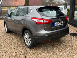 Grey Nissan Qashqai 2014 in Riga, with an engine capacity of 1.60 L and mileage of 78 thousand km for 9500 €, photo 5 on AUTOMOTO.COM.LV