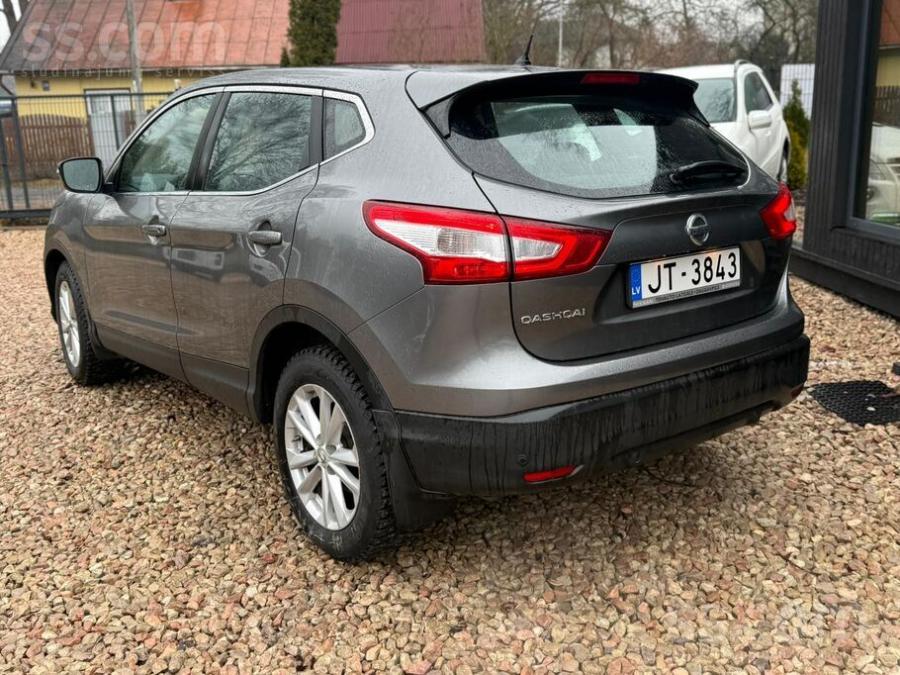 Grey Nissan Qashqai 2014 in Riga, with an engine capacity of 1.60 L and mileage of 78 thousand km for 9500 €, photo 5 on AUTOMOTO.COM.LV