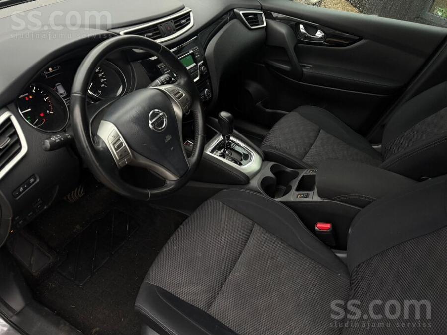 Grey Nissan Qashqai 2014 in Riga, with an engine capacity of 1.60 L and mileage of 78 thousand km for 9500 €, photo 8 on AUTOMOTO.COM.LV