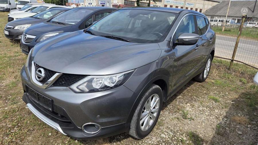 Grey Nissan Qashqai 2014 in Taurage, with an engine capacity of 1.60 L and mileage of 200 thousand km for 7300 €, photo 1 on AUTOMOTO.COM.LV