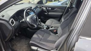 Grey Nissan Qashqai 2014 in Taurage, with an engine capacity of 1.60 L and mileage of 200 thousand km for 7300 €, photo 7 on AUTOMOTO.COM.LV