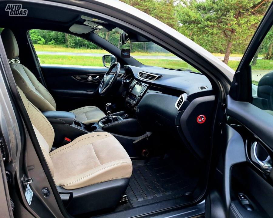 Grey Nissan Qashqai 2014 in Radviliskis, with an engine capacity of 1.20 L and mileage of 161 thousand km for 7950 €, photo 19 on AUTOMOTO.COM.LV