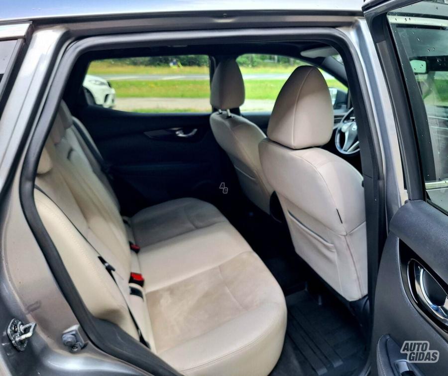 Grey Nissan Qashqai 2014 in Radviliskis, with an engine capacity of 1.20 L and mileage of 161 thousand km for 7950 €, photo 20 on AUTOMOTO.COM.LV