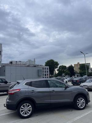 Grey Nissan Qashqai 2014 in Vilnius, with an engine capacity of 1.60 L and mileage of 235 thousand km for 7139 €, photo 5 on AUTOMOTO.COM.LV