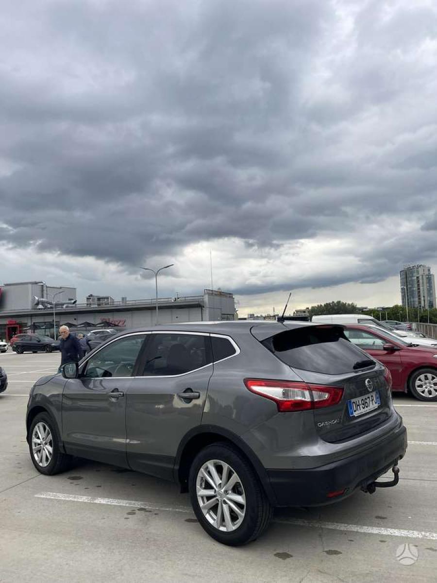Grey Nissan Qashqai 2014 in Vilnius, with an engine capacity of 1.60 L and mileage of 235 thousand km for 7139 €, photo 7 on AUTOMOTO.COM.LV