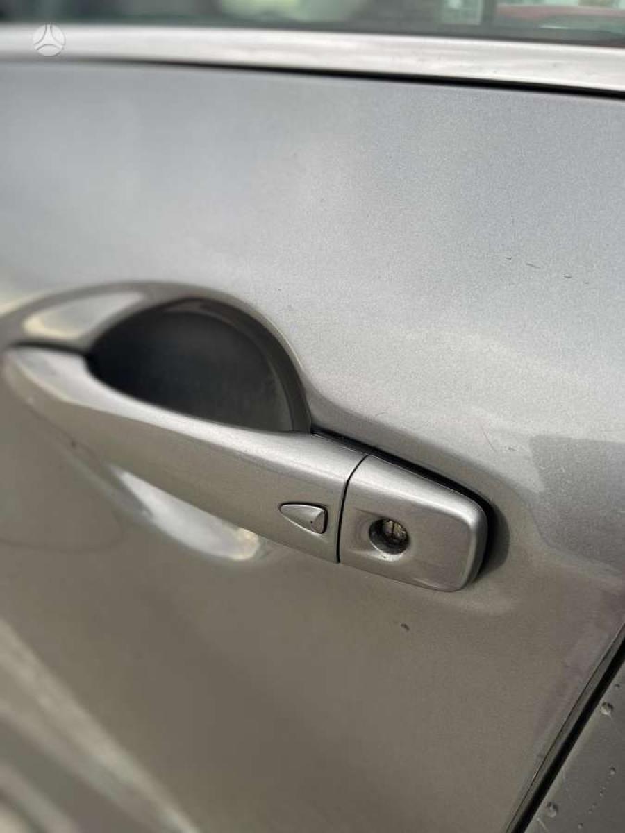 Grey Nissan Qashqai 2014 in Vilnius, with an engine capacity of 1.60 L and mileage of 235 thousand km for 7139 €, photo 10 on AUTOMOTO.COM.LV