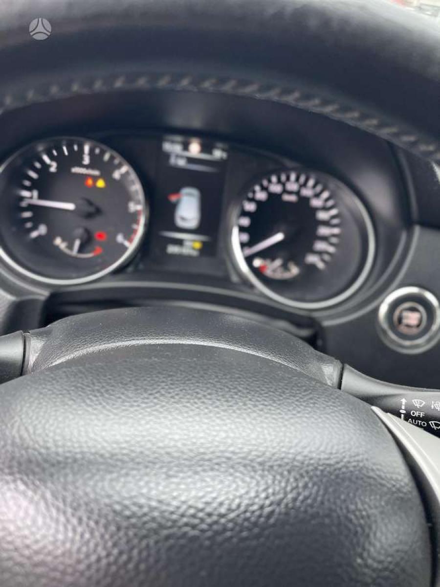 Grey Nissan Qashqai 2014 in Vilnius, with an engine capacity of 1.60 L and mileage of 235 thousand km for 7139 €, photo 14 on AUTOMOTO.COM.LV