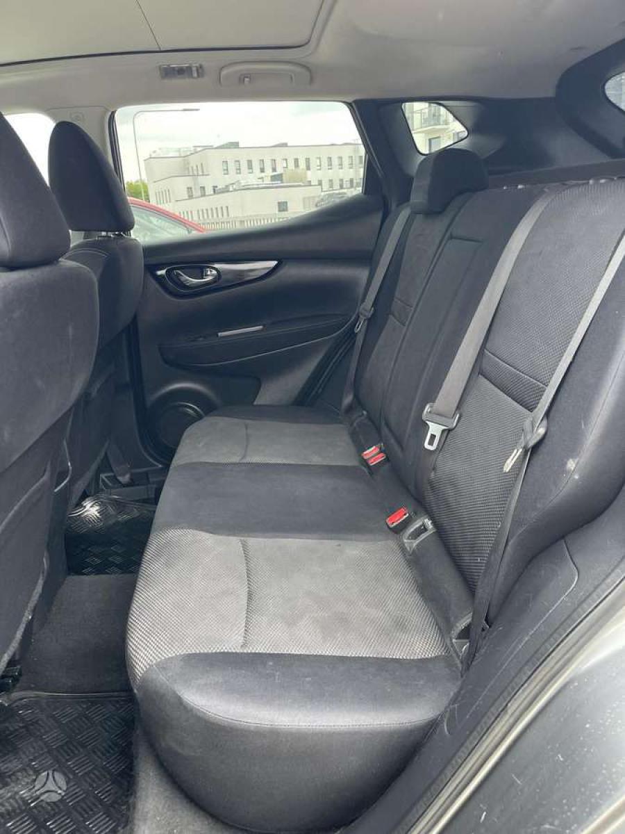 Grey Nissan Qashqai 2014 in Vilnius, with an engine capacity of 1.60 L and mileage of 235 thousand km for 7139 €, photo 15 on AUTOMOTO.COM.LV