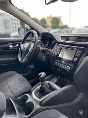 Grey Nissan Qashqai 2014 in Vilnius, with an engine capacity of 1.60 L and mileage of 235 thousand km for 7139 €, photo 18 on AUTOMOTO.COM.LV