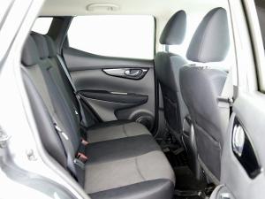 Pelēks Nissan Qashqai 2014 Tallina, ar dzinēja tilpumu 1.60 L un nobraukumu 239 tūkst. km par 5999 €, foto 15 vietnē AUTOMOTO.COM.LV