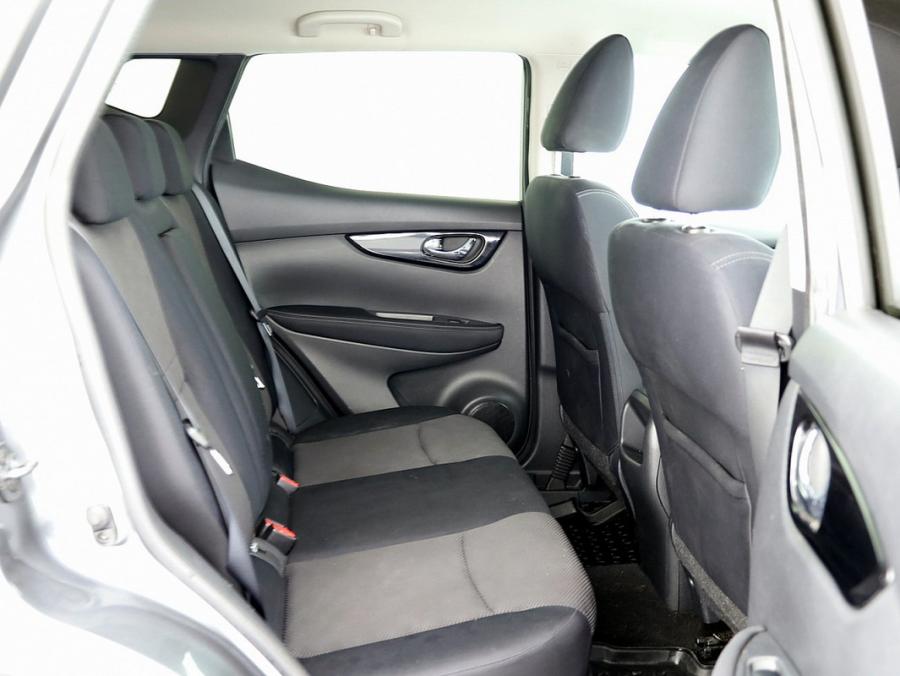 Pelēks Nissan Qashqai 2014 Tallina, ar dzinēja tilpumu 1.60 L un nobraukumu 239 tūkst. km par 5999 €, foto 15 vietnē AUTOMOTO.COM.LV