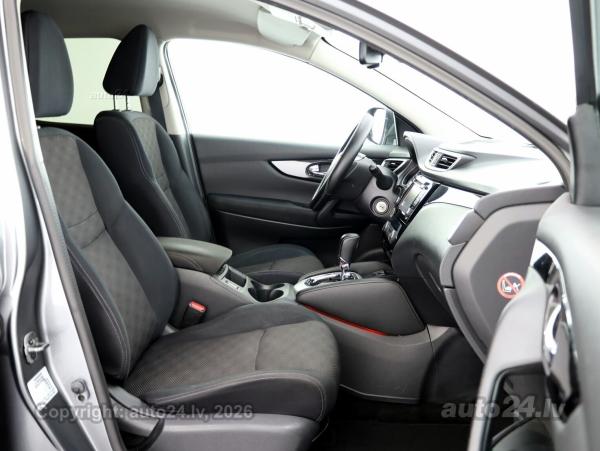 Grey Nissan Qashqai 2014 in Tallinn, with an engine capacity of 1.60 L and mileage of 239 thousand km for 5999 €, photo 6 on AUTOMOTO.COM.LV