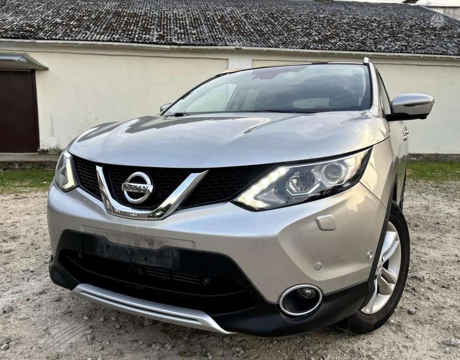 Grey Nissan Qashqai 2014 in Kaisiadorys, with an engine capacity of 1.60 L and mileage of 239 thousand km for 7950 €, photo 1 on AUTOMOTO.COM.LV