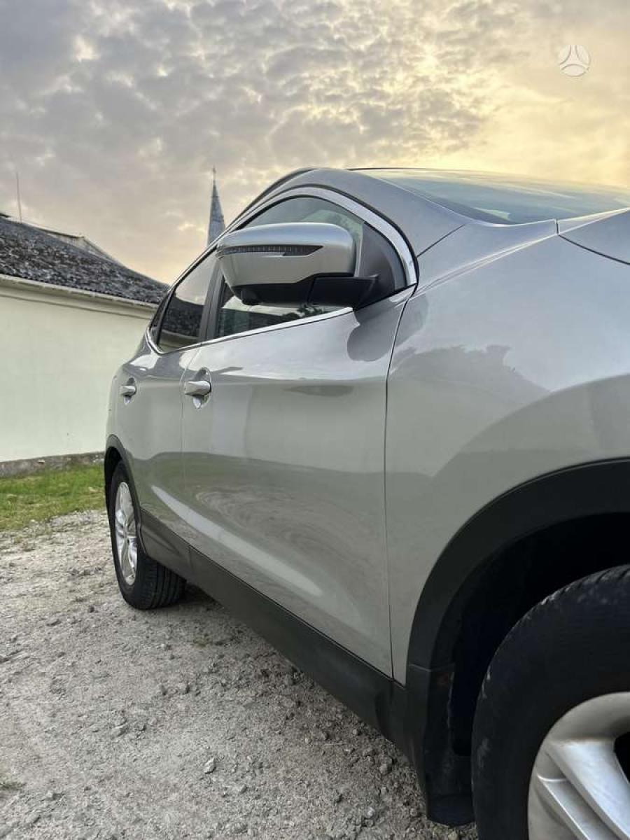 Grey Nissan Qashqai 2014 in Kaisiadorys, with an engine capacity of 1.60 L and mileage of 239 thousand km for 7950 €, photo 9 on AUTOMOTO.COM.LV